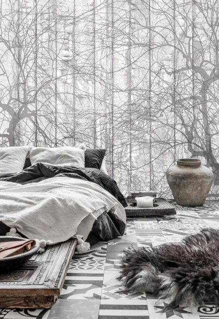 Dramatic Wallpaper Designs: 15 Ideas for Trendy Modern Rooms